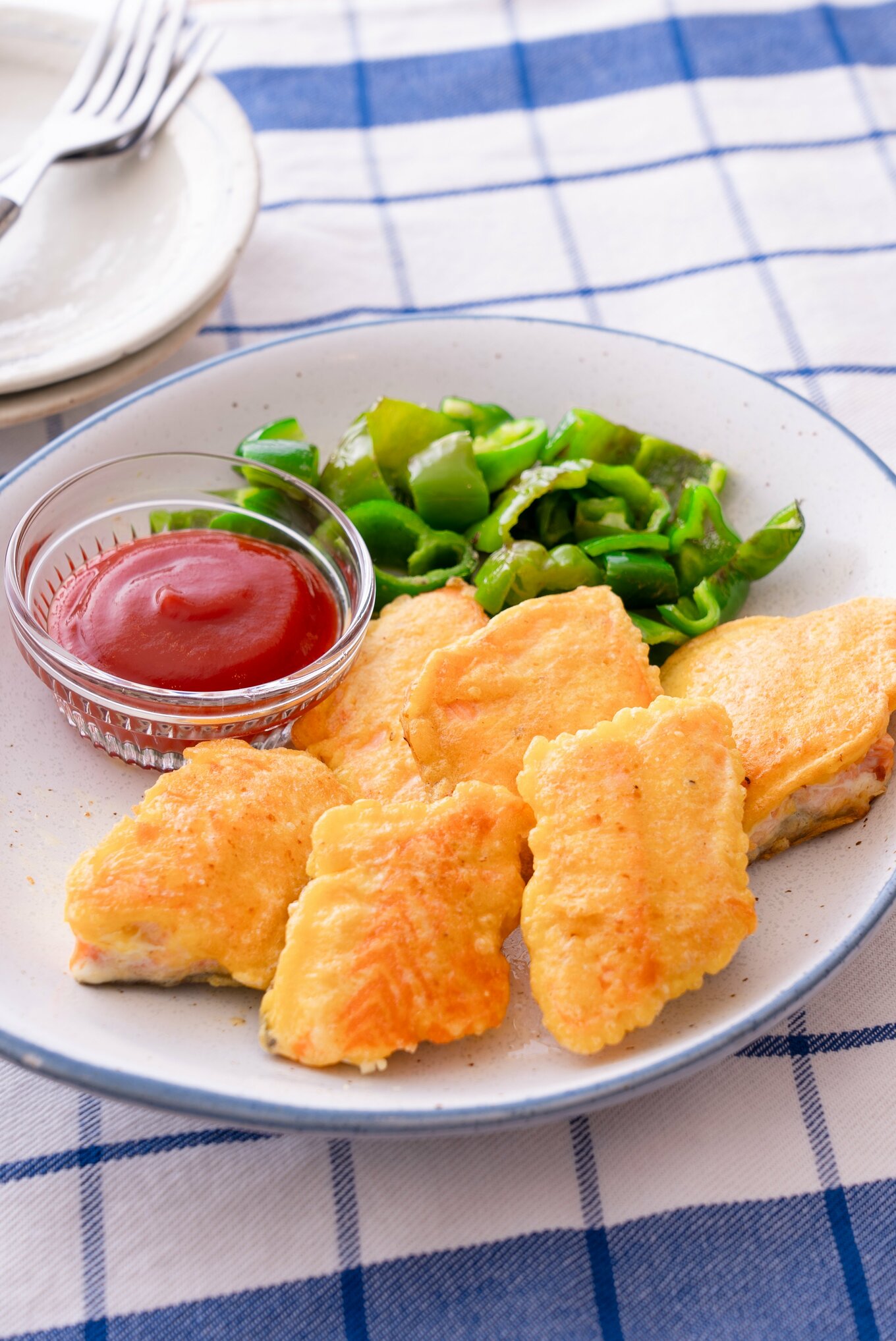 [写真](1ページ目)魚が苦手でも食べやすい「鮭のチーズ焼き」。うま味とやわらかさに感動 | ESSEonline（エッセ オンライン）