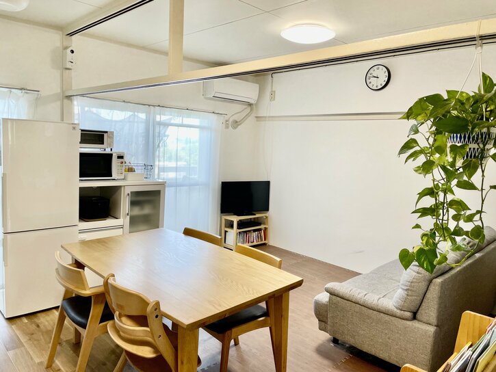 団地サイズの2DKでも広々！テレワークもできる家具レイアウト術をプロが伝授 | ESSEonline（エッセ オンライン）